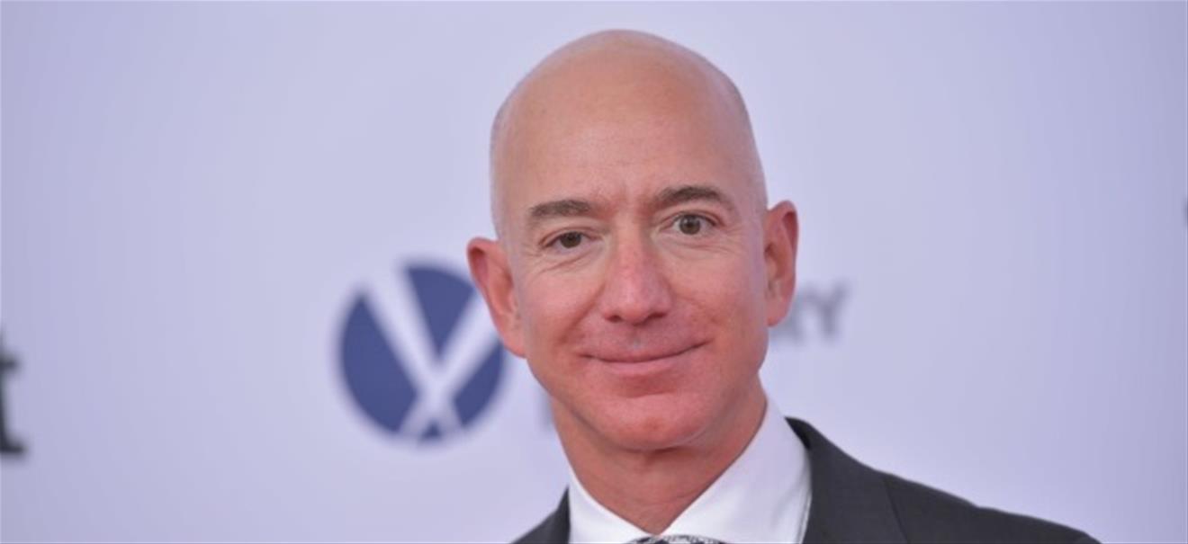 Jeff Bezos: Transformative Innovator and Business Leader - Info Petite ...