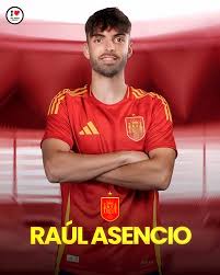 Raul Asencio: Emerging Artist Captivating the Scene - Info Petite Nation