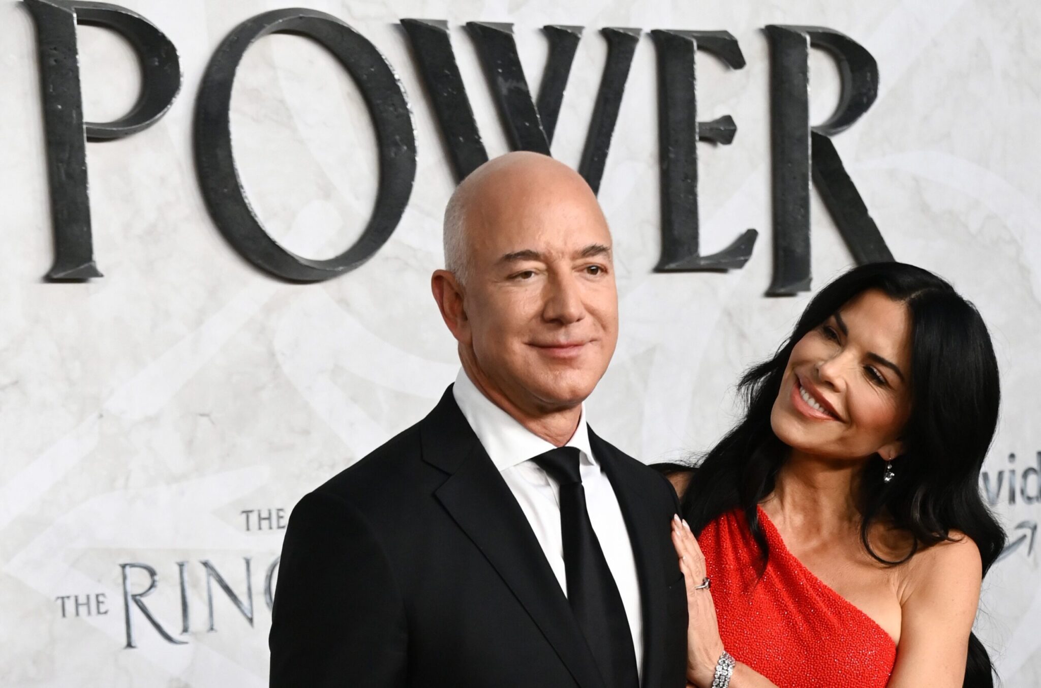 Jeff Bezos Ex-Wife: MacKenzie Scott's Philanthropic Journey - Info ...