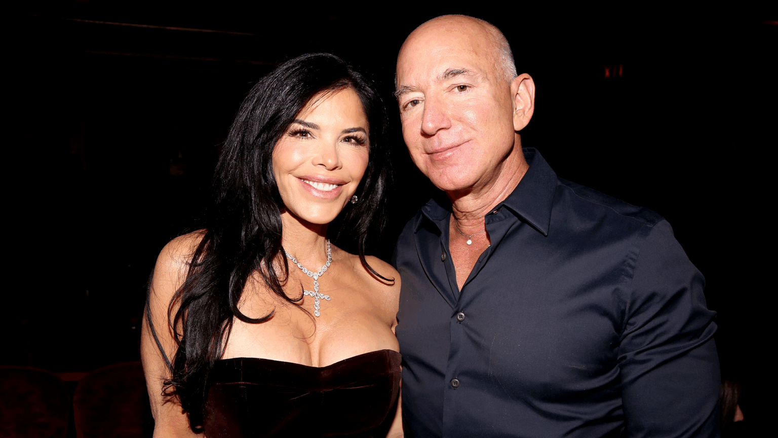 The Inspirational Journey of Jeff Bezos' Ex-Wife MacKenzie Scott - Info Petite Nation